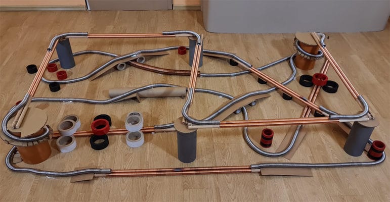 Is this the longest simple electric train track in the world? | The Kid ...